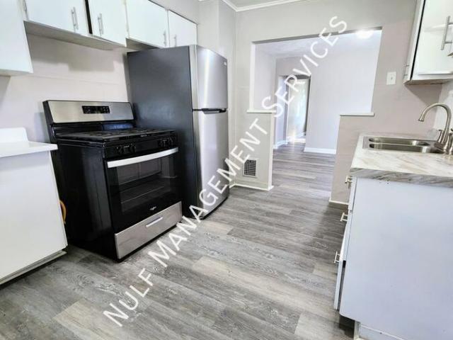2 BR, 1 BA Apartment 878 Miller Avenue, Clairton, PA 15025
