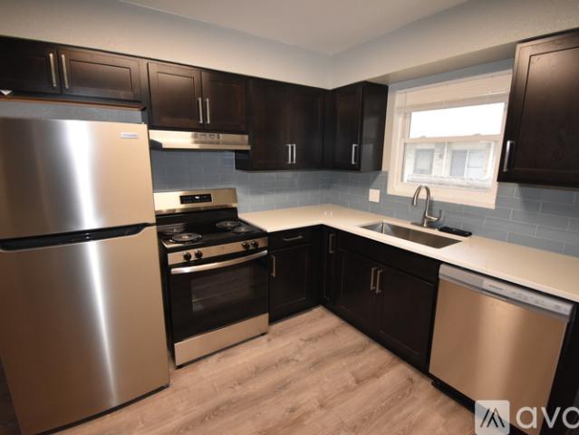 2 BR, 1 BA Apartment 882 Yates St, Unit A, Denver, CO 80204