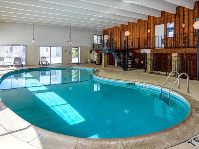 2 BR, 1 BA Apartment 885 Highway 36 W Unit 201, Saint Paul, MN 55113