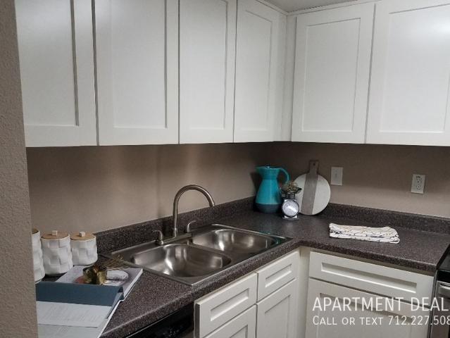 2 BR, 1 BA Apartment 8907 Braesmont DrÂ, Houston, TX 77096