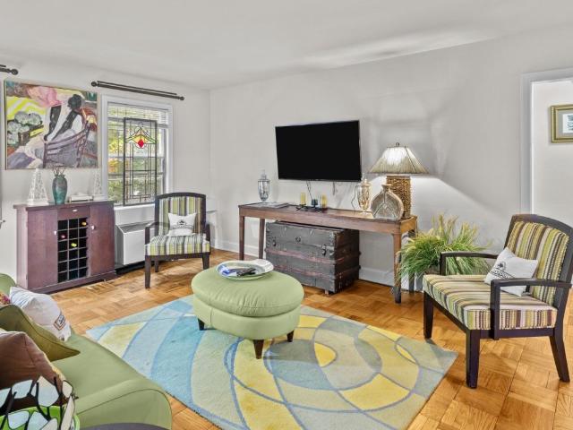 2 BR, 1 BA Apartment 8000 Eastern Dr Unit 8027A104, Silver Spring, MD 20910