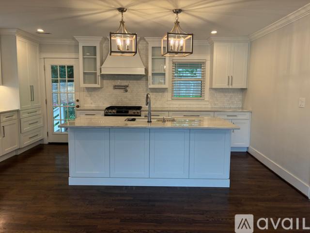 2 BR, 1 BA Apartment 801 Grove Road, Homewood, AL 35209
