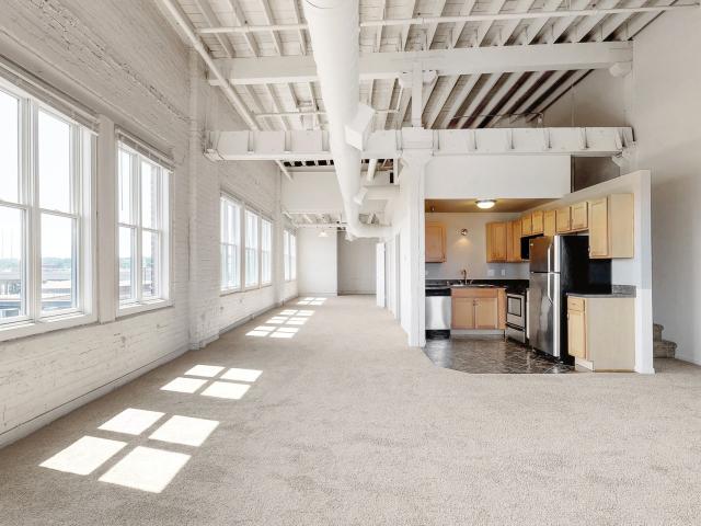 2 BR, 1 BA Apartment 801 S 15th St Unit 507, Omaha, NE 68108