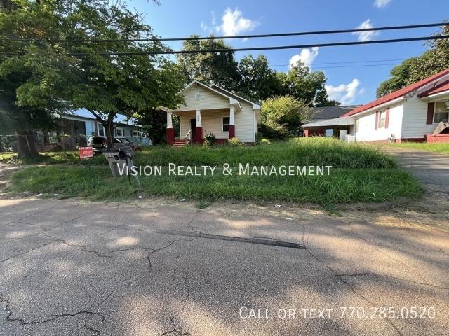 2 BR, 1 BA Apartment 802 Williams St, Lagrange, GA 30240