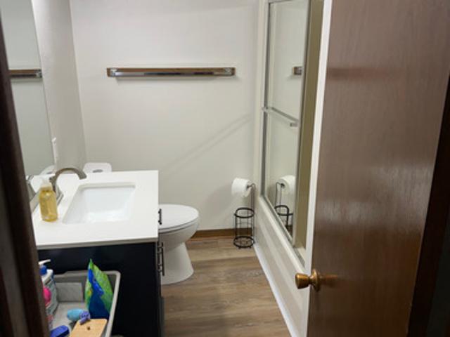 2 BR, 1 BA Apartment 807 5th Street Northwest, Waverly, IA 50677