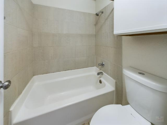 2 BR, 1 BA Apartment 807 West 25th Street, Austin, TX 78705