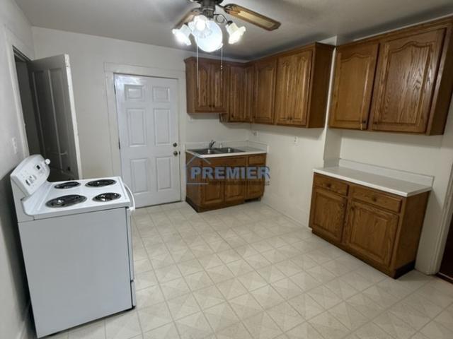 2 BR, 1 BA Apartment 807 Wilson Ave, Dubuque, IA 52001