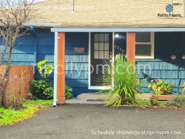 2 BR, 1 BA Apartment 8044 Southwest Oleson Road, Portland, OR 97223