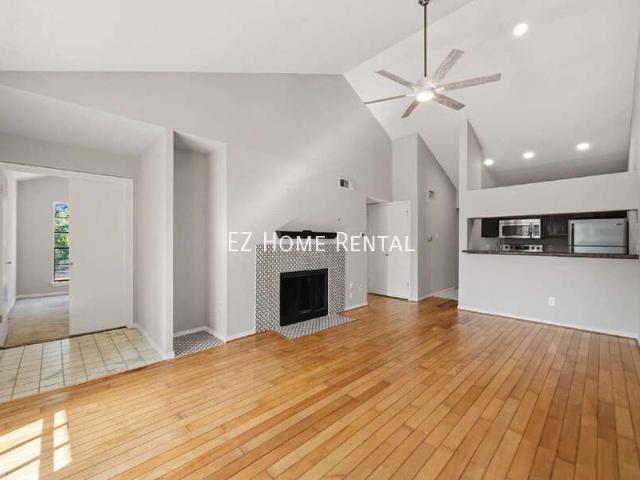 2 BR, 1 BA Apartment 8055 Cambridge Street, Houston, TX 77054