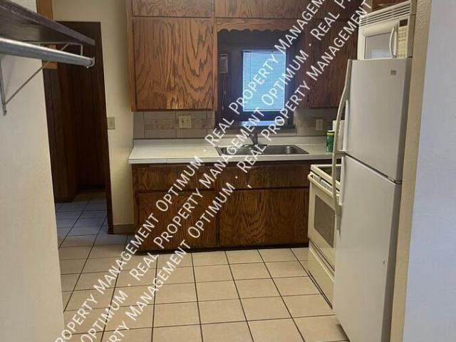2 BR, 1 BA Apartment 806 W 5th St, Morris, MN 56267