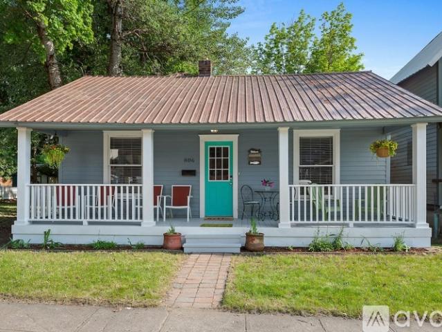 2 BR, 1 BA Apartment 806 East Mullan Avenue, Coeur D'Alene, ID 83814