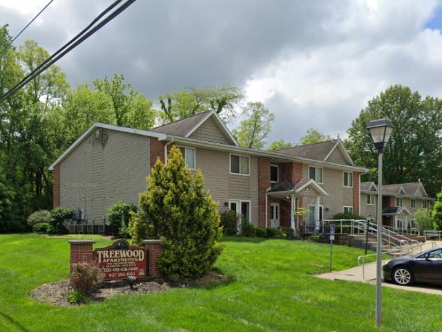2 BR, 1 BA Apartment 808 Treewood Drive, Hillsboro, OH 45133