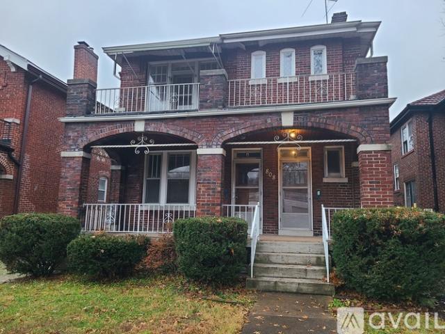 2 BR, 1 BA Apartment 808 Pennsylvania Avenue, Unit B 2nd Floor, University City, MO 63130