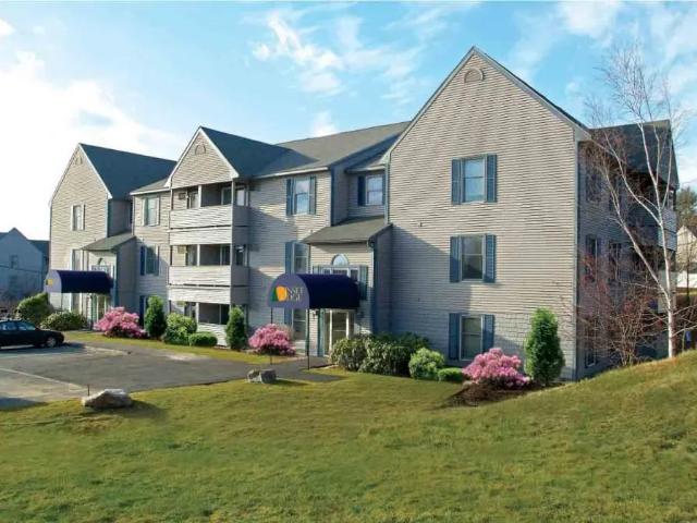 2 BR, 1 BA Apartment 80 Eastern Ave Unit 163 304, Manchester, NH 03104