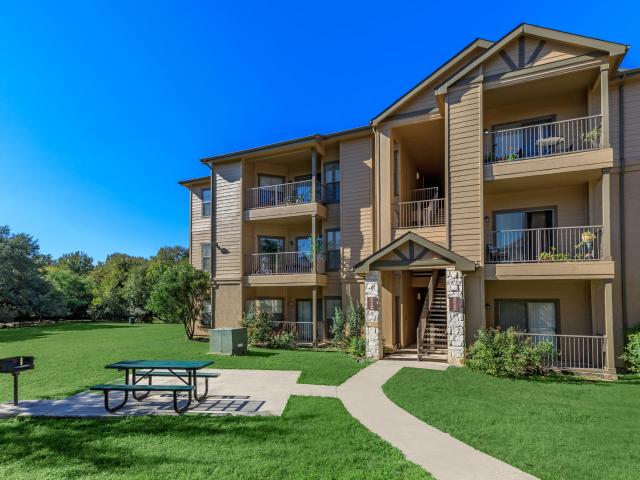 2 BR, 1 BA Apartment 8100 Huebner Road Unit 6 6 636, San Antonio, TX 78240