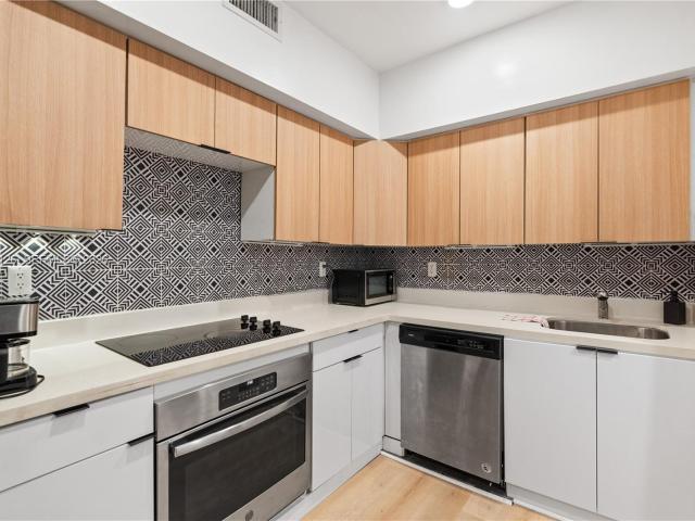 2 BR, 1 BA Apartment 810 7th Street, Miami Beach, FL 33139