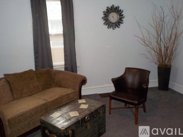 2 BR, 1 BA Apartment 810 Michigan Ave, Unit duplex, South Milwaukee, WI 53172