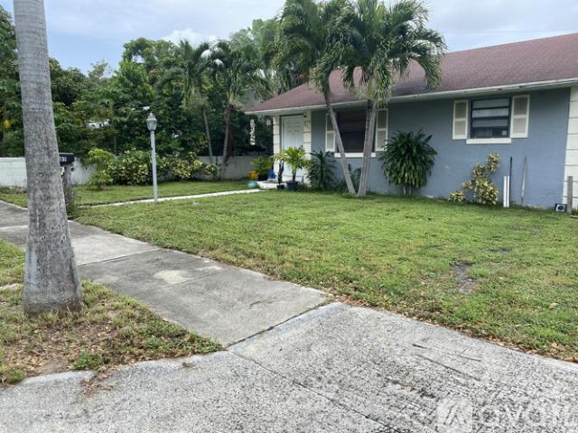 2 BR, 1 BA Apartment 811 32nd Street, West Palm Beach, FL 33407