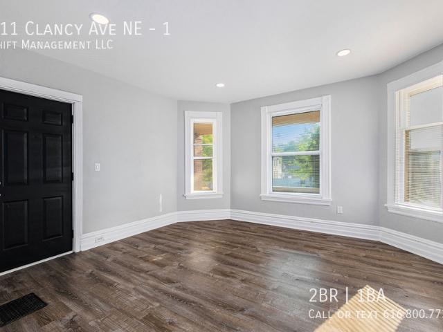 2 BR, 1 BA Apartment 811 Clancy Ave NE, Grand Rapids, MI 49503