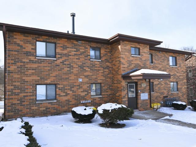 2 BR, 1 BA Apartment 811 Hawkeye Drive, Dubuque, IA 52001