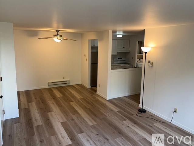 2 BR, 1 BA Apartment 812 Benton Dr, Unit 13, Iowa City, IA 52246