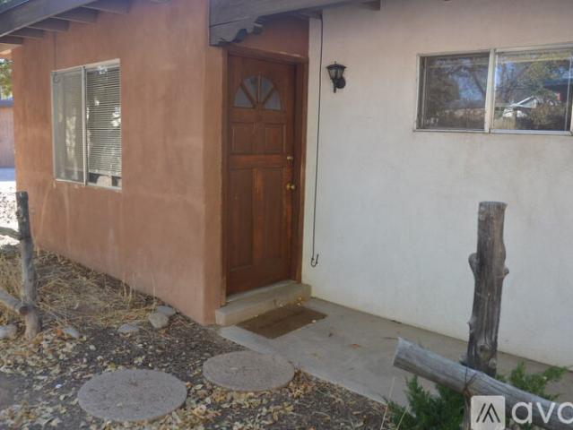 2 BR, 1 BA Apartment 812 Calle Anaya South, Unit 2, Santa Fe, NM 87505