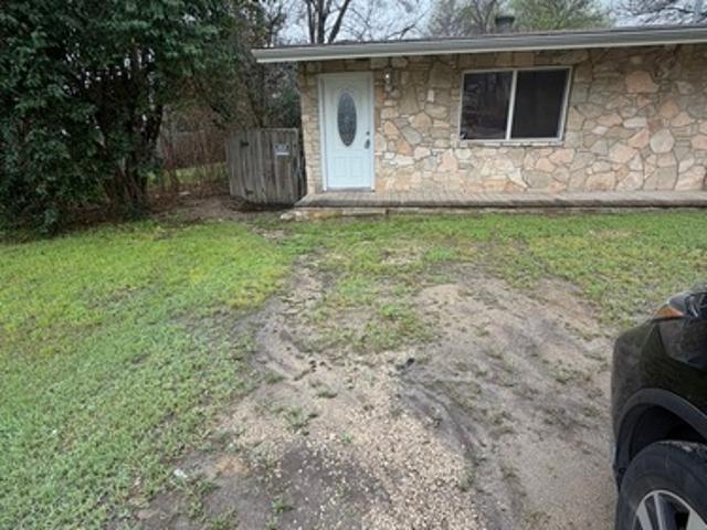 2 BR, 1 BA Apartment 817 Zachry Dr, San Antonio, TX 78228