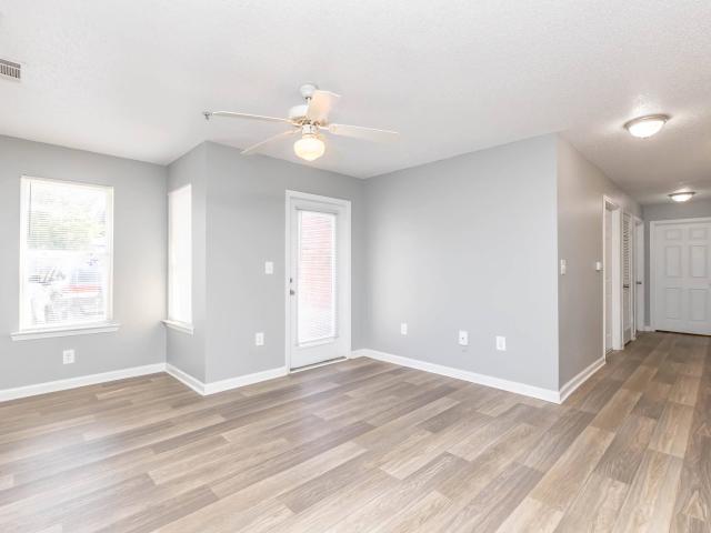 2 BR, 1 BA Apartment 814 17th Avenue North Unit 706, Nashville, TN 37203
