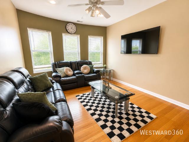 2 BR, 1 BA Apartment 8154 drexel Ave, Chicago, IL 60619