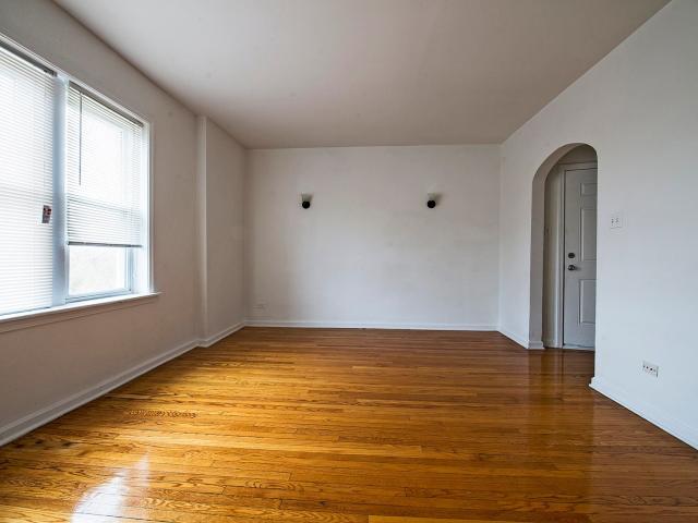 2 BR, 1 BA Apartment 8155 South Ingleside Avenue Unit 944 3, Chicago, IL 60619