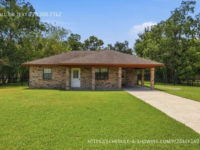 2 BR, 1 BA Apartment 815 Amar St, Waveland, MS 39576