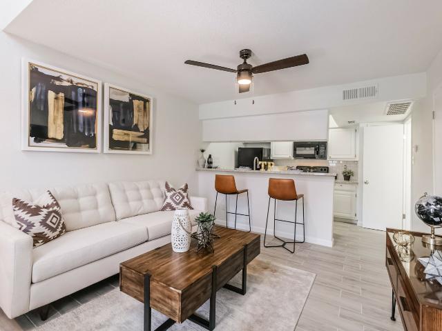 2 BR, 1 BA Apartment 8162 Richmond Avenue Unit 07 0706, Houston, TX 77063