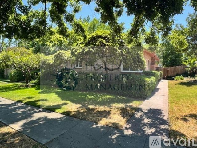2 BR, 1 BA Apartment 816 E Andrews Ave, Unit 816, Fresno, CA 93704