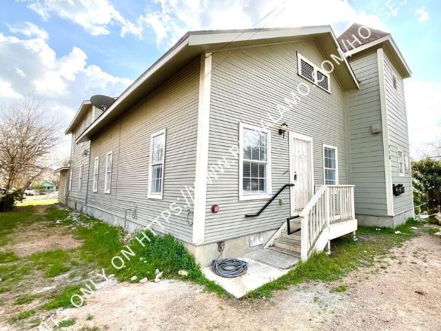 2 BR, 1 BA Apartment 816 RIVAS STREET, SAN ANTONIO, TX 78207