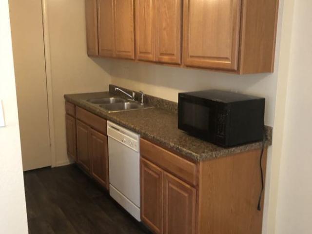 2 BR, 1 BA Apartment 8204 N 33rd Ln, Phoenix, AZ 85051