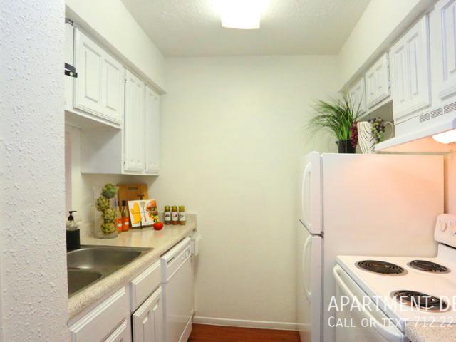 2 BR, 1 BA Apartment 8207 W Bellfort BlvdÂ, Houston, TX 77071