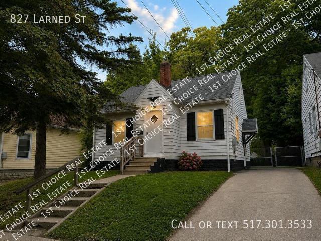 2 BR, 1 BA Apartment 827 Larned St, Lansing, MI 48912