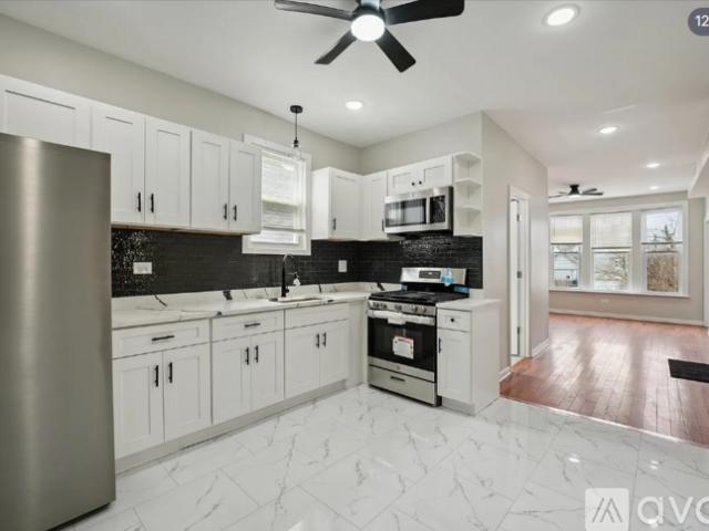 2 BR, 1 BA Apartment 8241 South Burley Avenue, Unit 2, Chicago, IL 60617