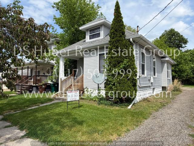 2 BR, 1 BA Apartment 824 Cleveland St, Lansing, MI 48906