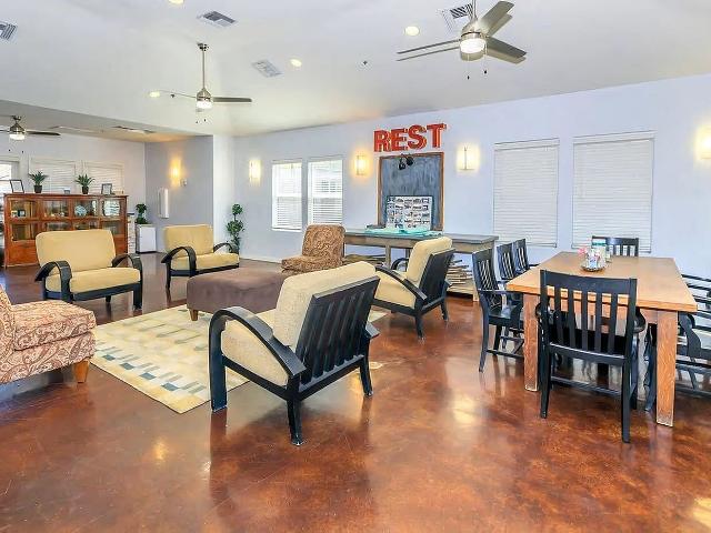 2 BR, 1 BA Apartment 825 N 6th Ave Unit 04 208H, Phoenix, AZ 85003