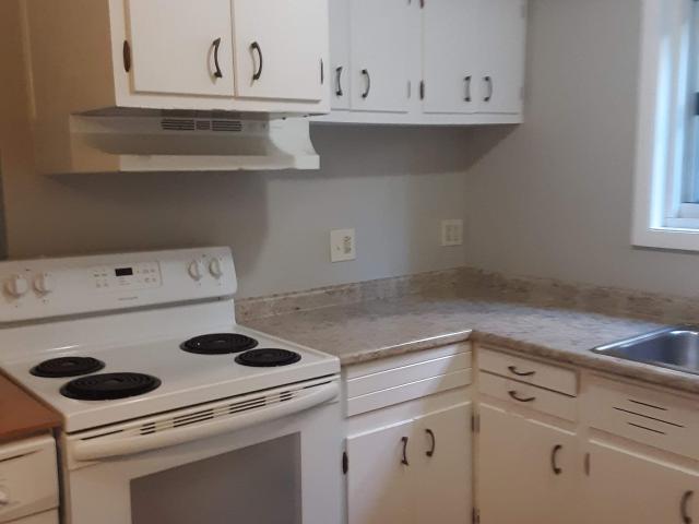 2 BR, 1 BA Apartment 828 Seward, Evanston, IL 60202