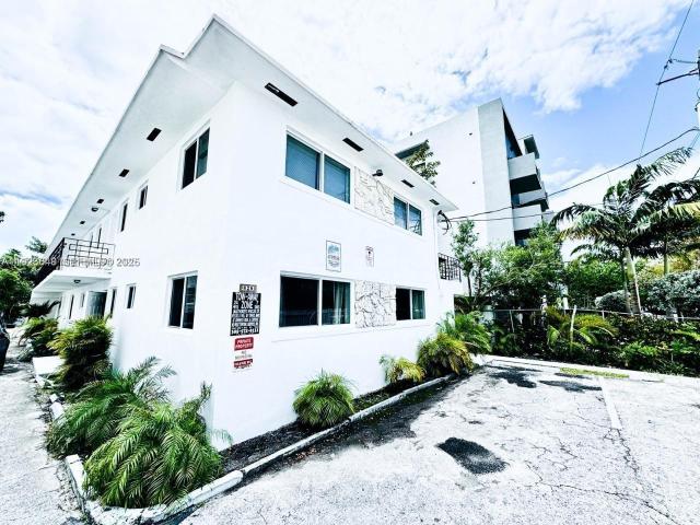 2 BR, 1 BA Apartment 828 Southwest 2nd Street, Miami, FL 33130