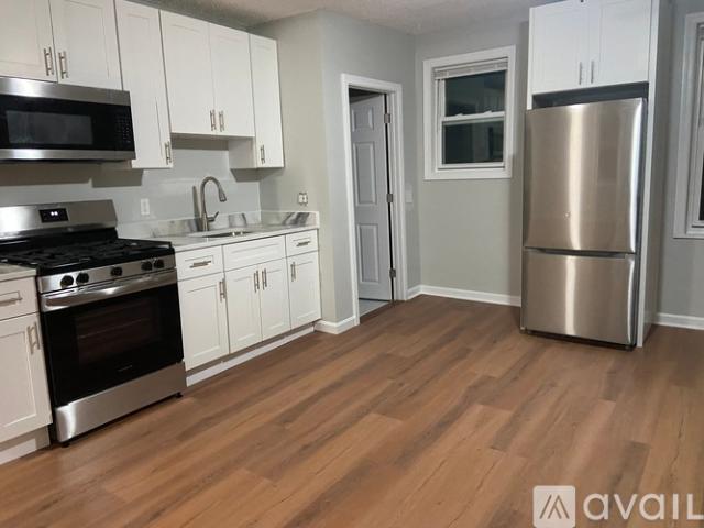2 BR, 1 BA Apartment 82 Montaup St, Unit 2, Fall River, MA 02724