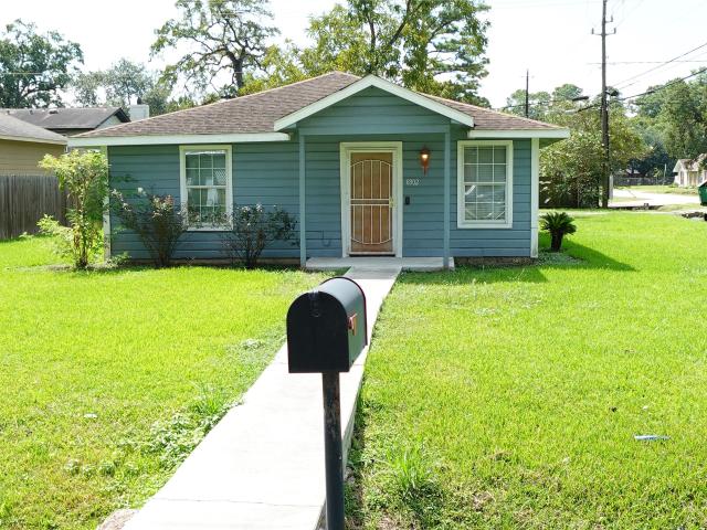 2 BR, 1 BA Apartment 8302 Caddo Road, Houston, TX 77078