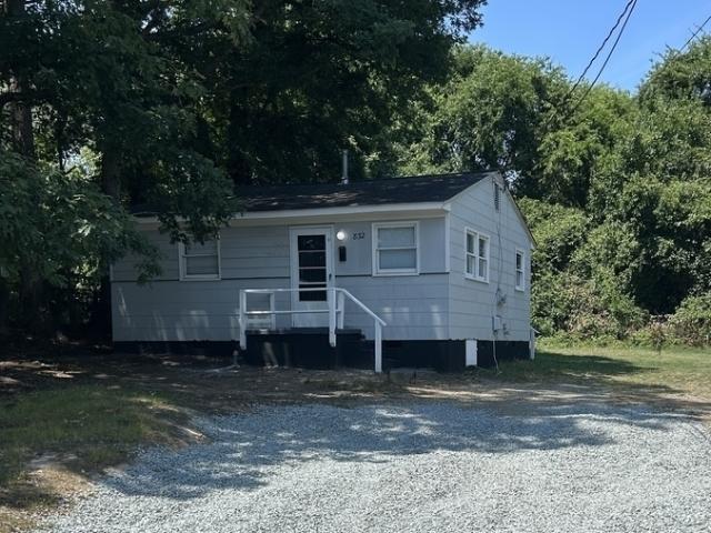 2 BR, 1 BA Apartment 832 Avalon Rd, Greensboro, NC 27401