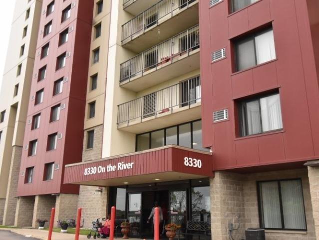 2 BR, 1 BA Apartment 8330 East Jefferson Ave, Detroit, MI 48214