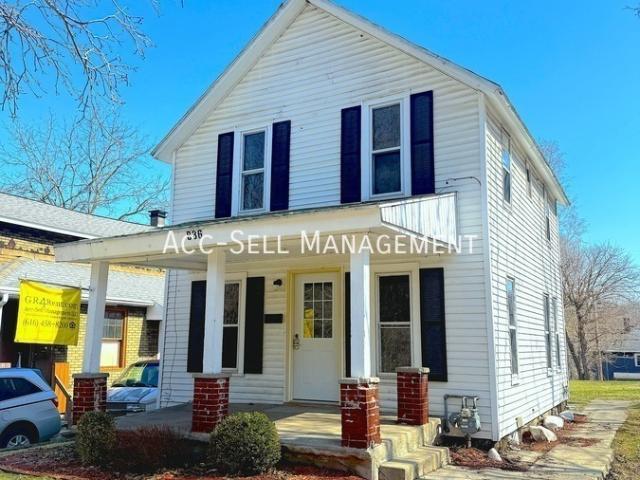 2 BR, 1 BA Apartment 836 Coit NE, Grand Rapids, MI 49503