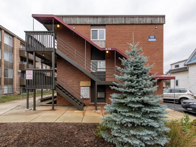 2 BR, 1 BA Apartment 839 Tappan, Ann Arbor, MI 48104