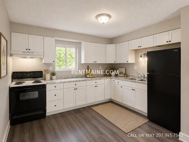 2 BR, 1 BA Apartment 8 Hillside Ln. Apt Lewiston, ME 04240