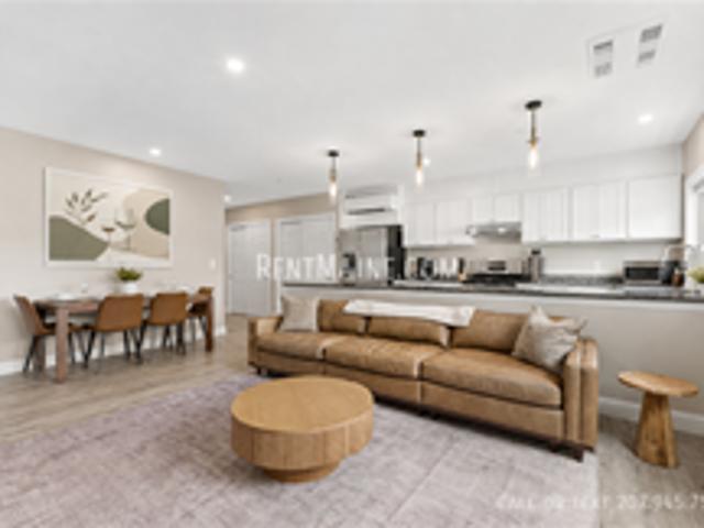 2 BR, 1 BA Apartment 8 Jefferson Way Apt Ellsworth, ME 04605